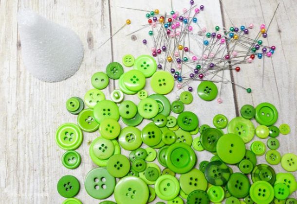 Crea increíbles decoraciones navideñas con botones - Dale Detalles